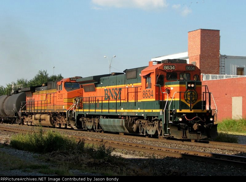 BNSF 8634